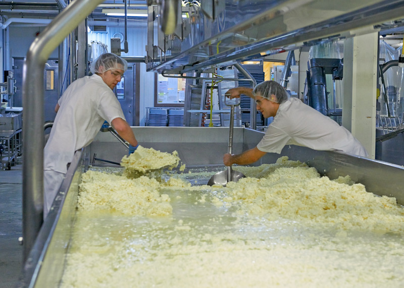 Manufacturing process | Fromagerie St-Albert